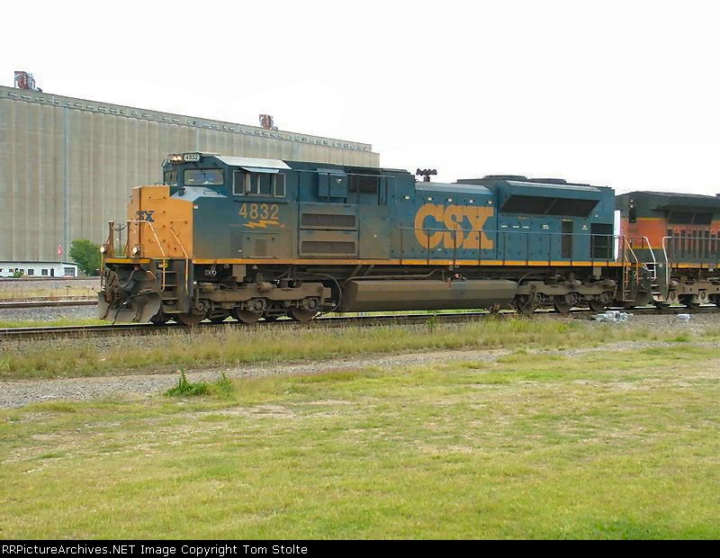 CSX 4832